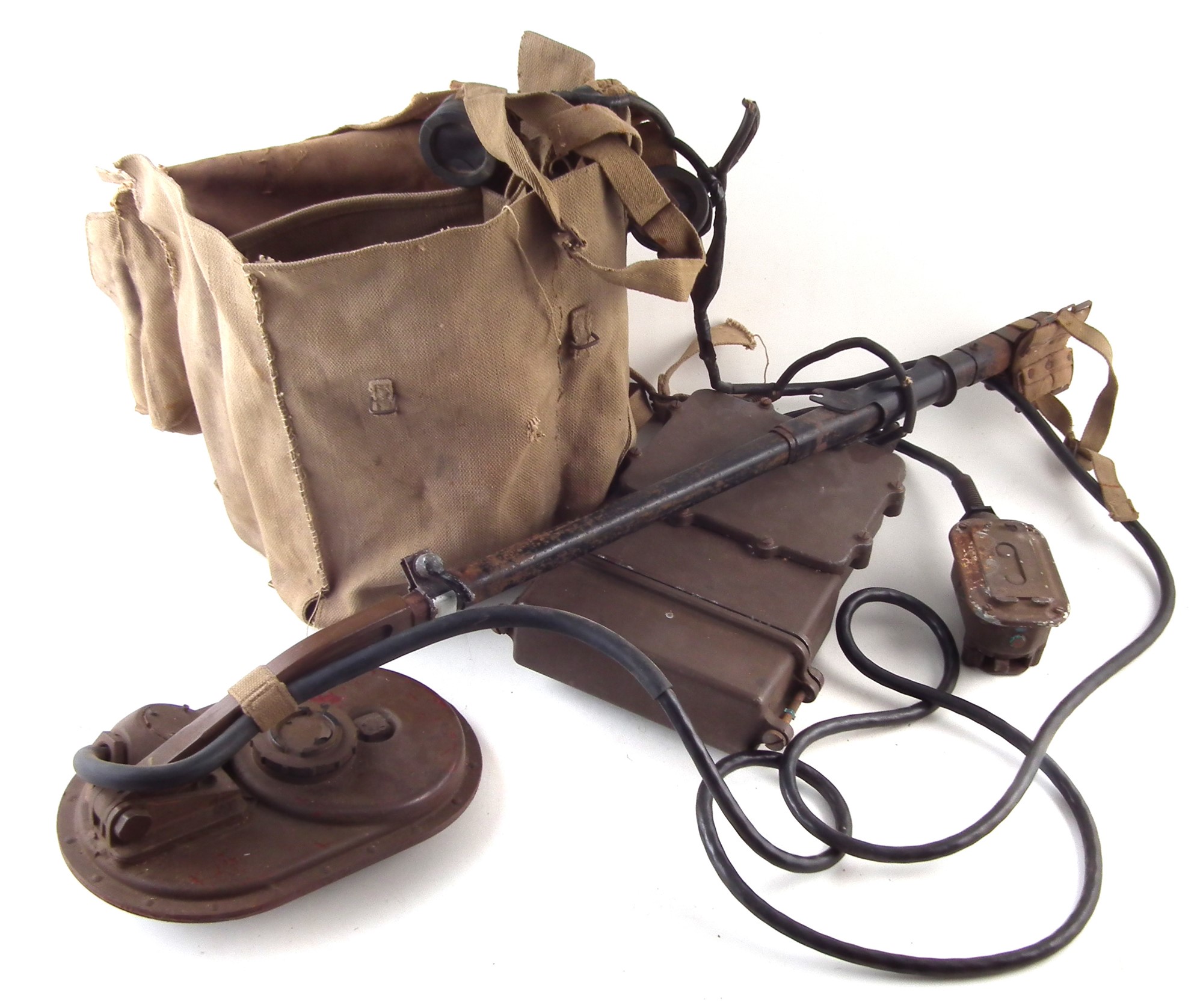 Lot 261 - British 1940's mine / metal detector in