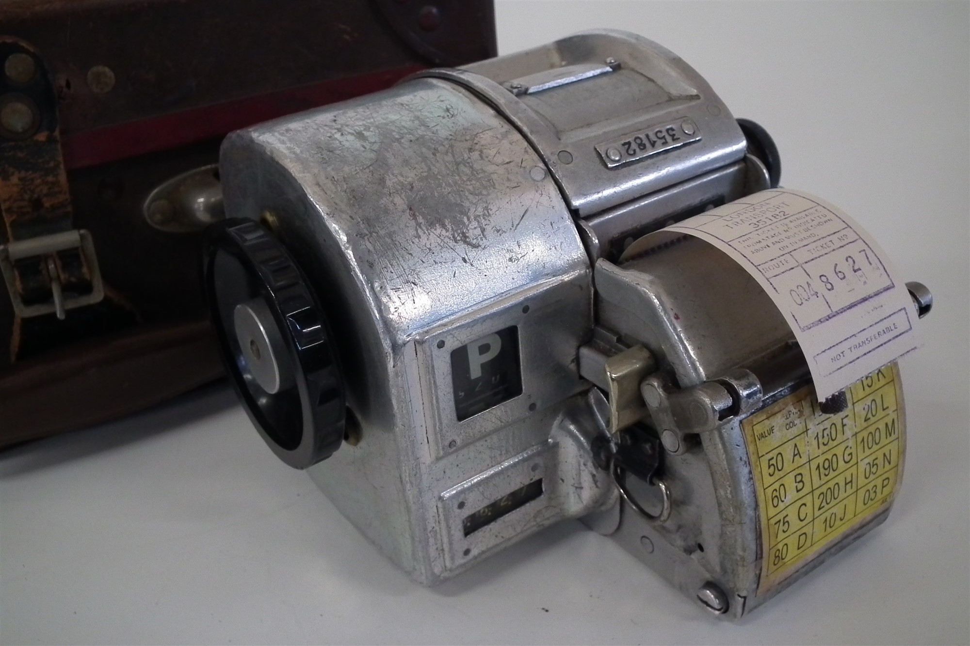Lot 4 - Gibson A14 Bus ticket machine (no makers