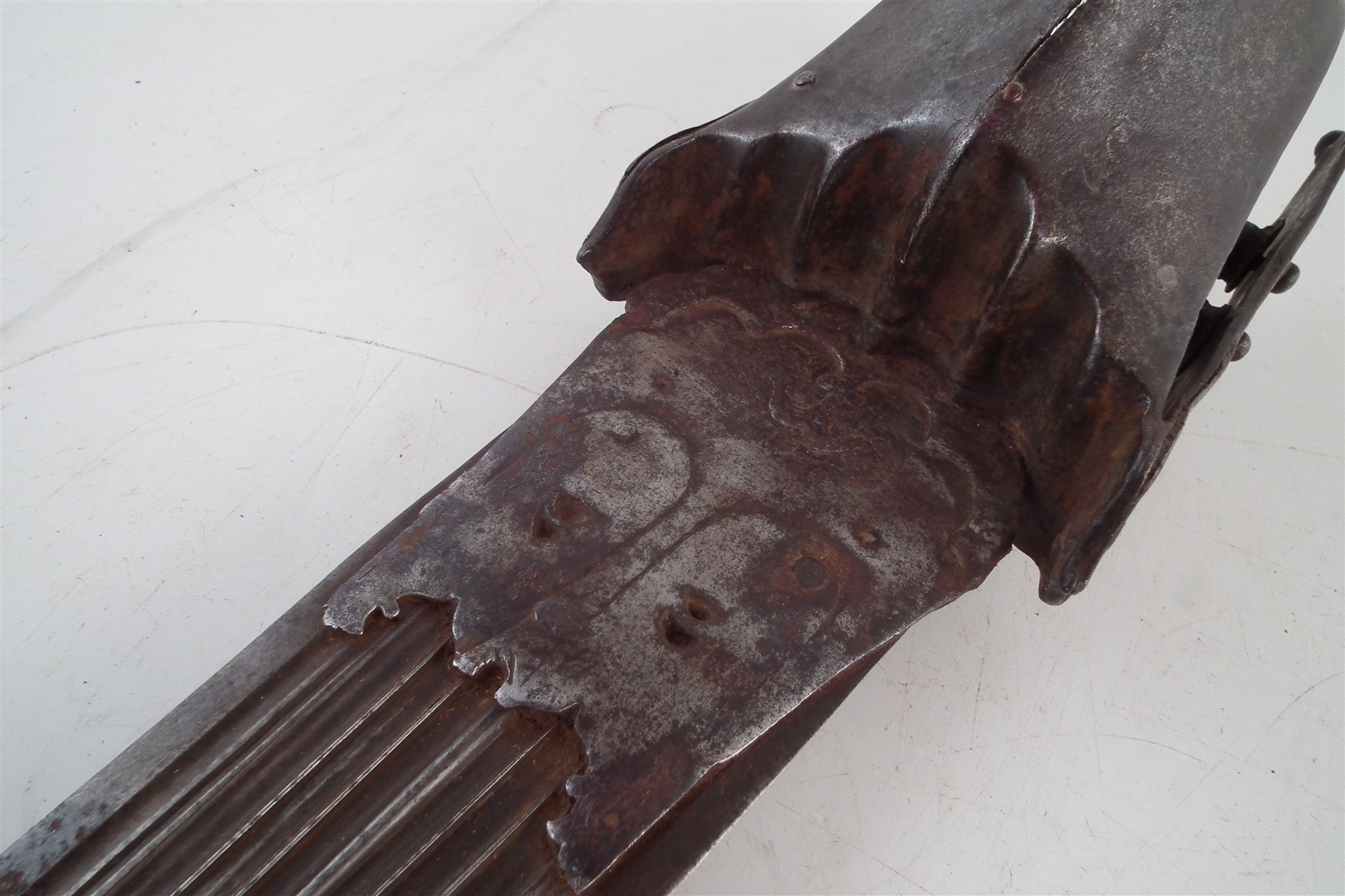 Lot 212 - Indian sword Gauntlet sword or Pata 'Tanjore
