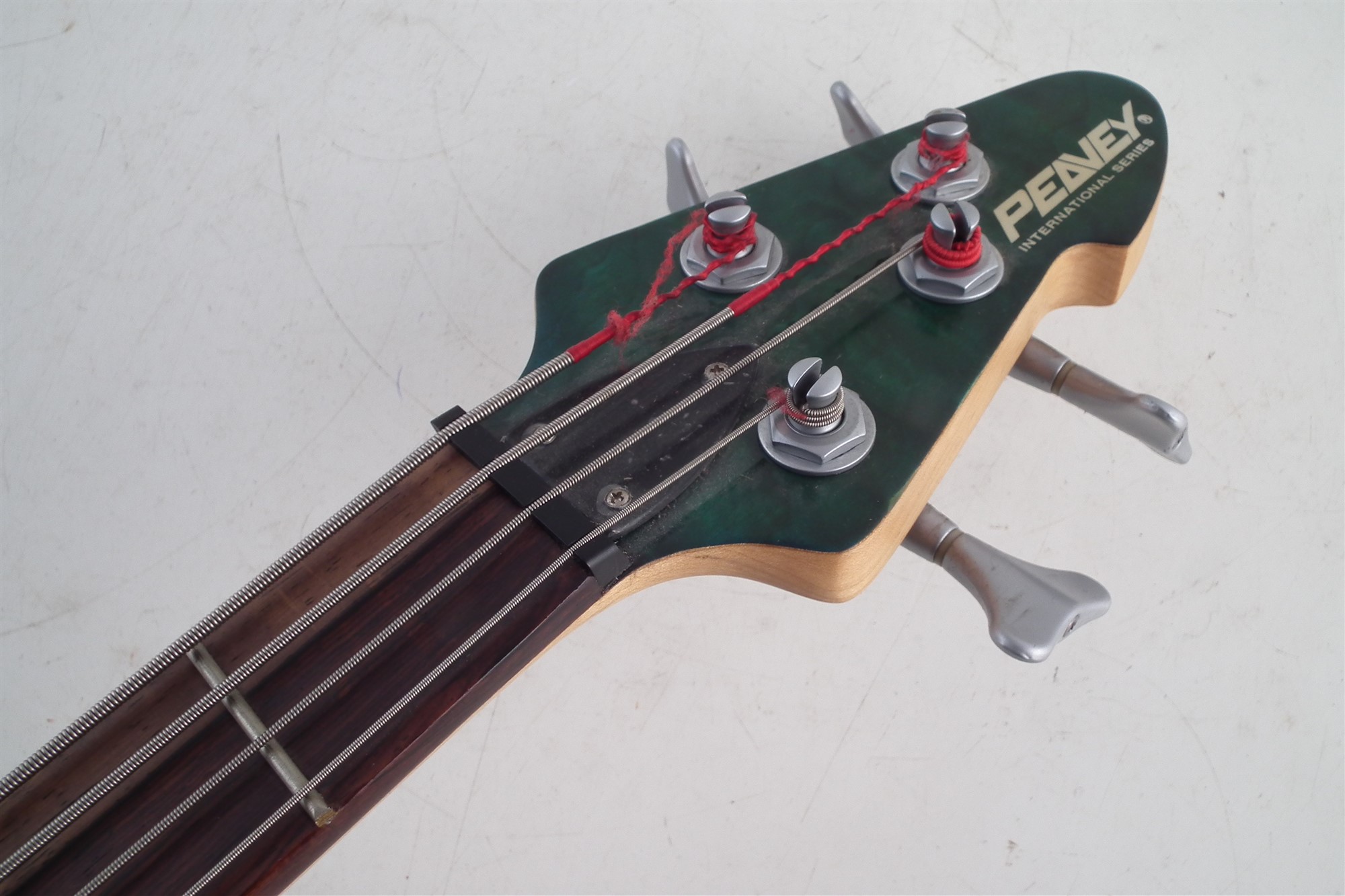 Lot 96 - Peavey bass guitar