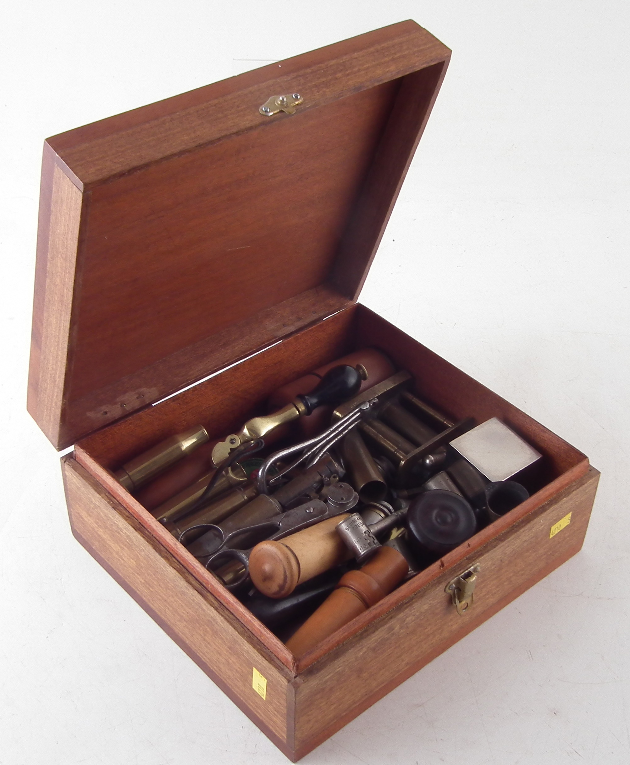 Lot 279 - Collection of vintage reloading equipment