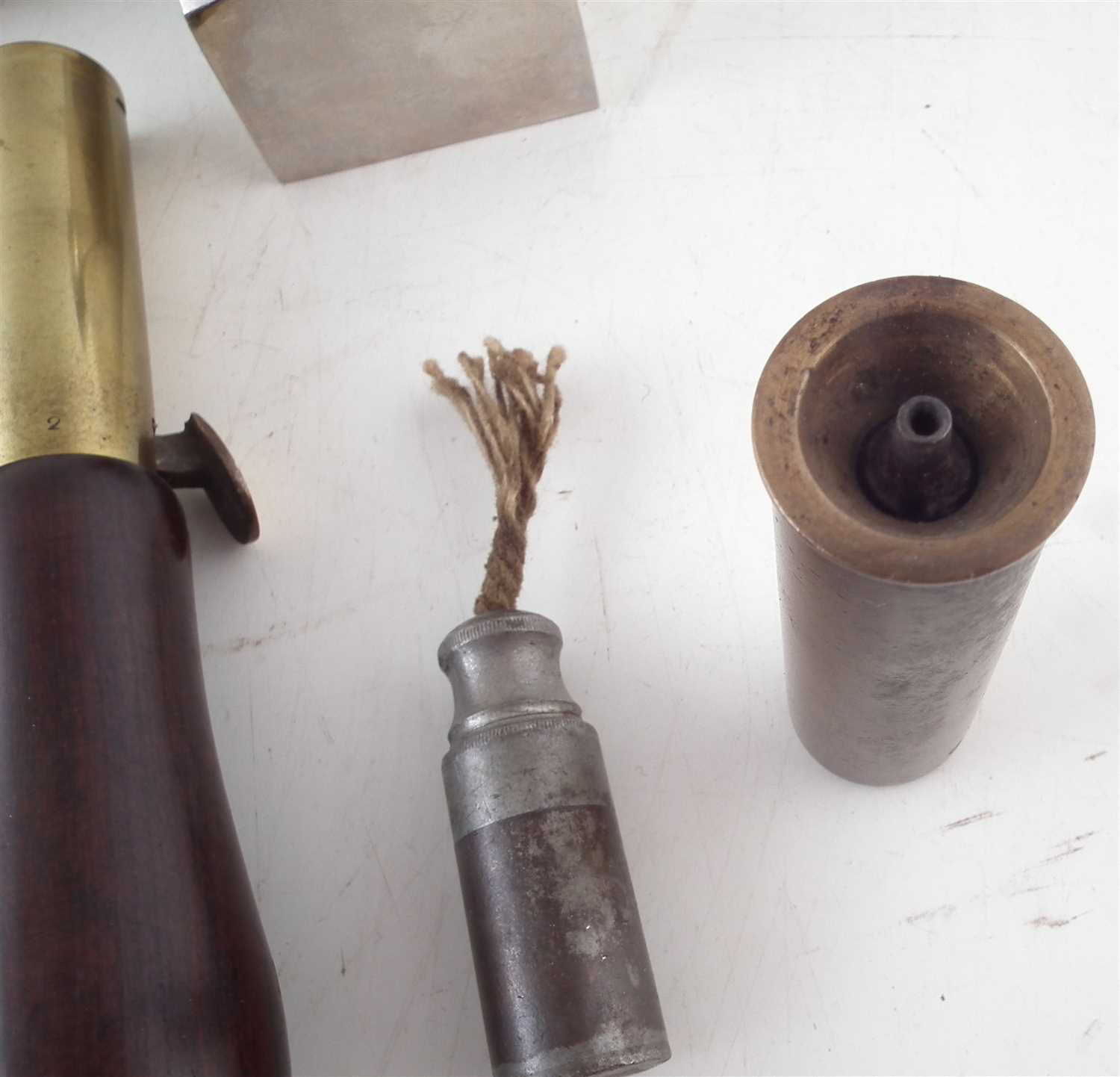 Lot 279 - Collection of vintage reloading equipment