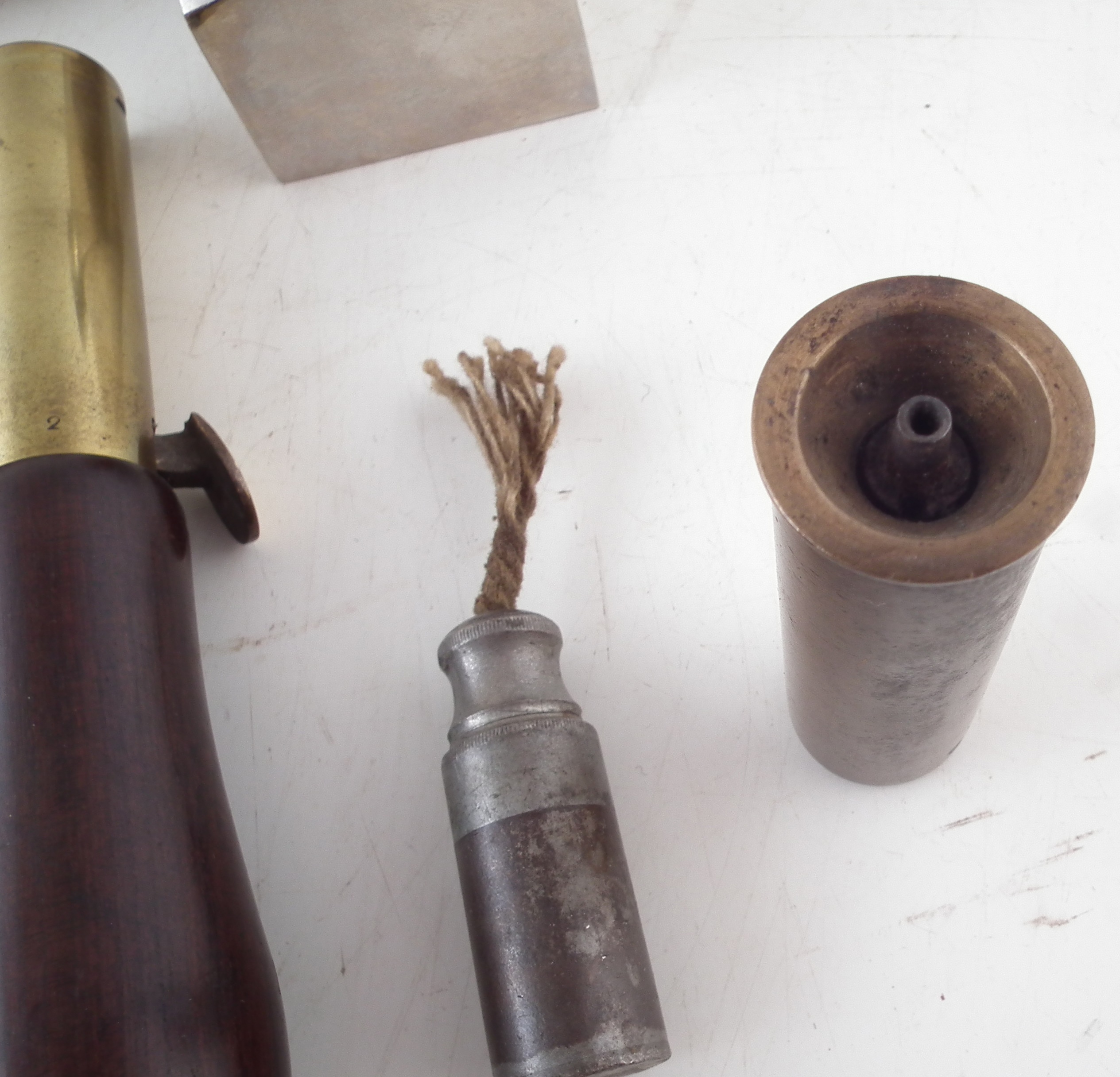 Lot 279 - Collection of vintage reloading equipment