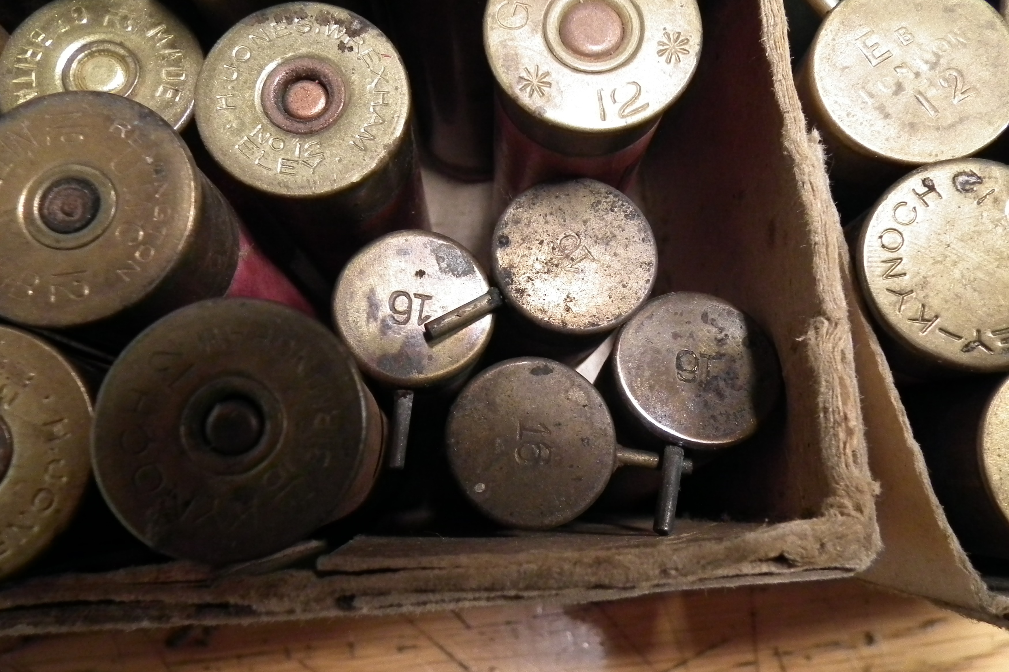 Lot 202 - Collection of vintage shotgun ammunition,