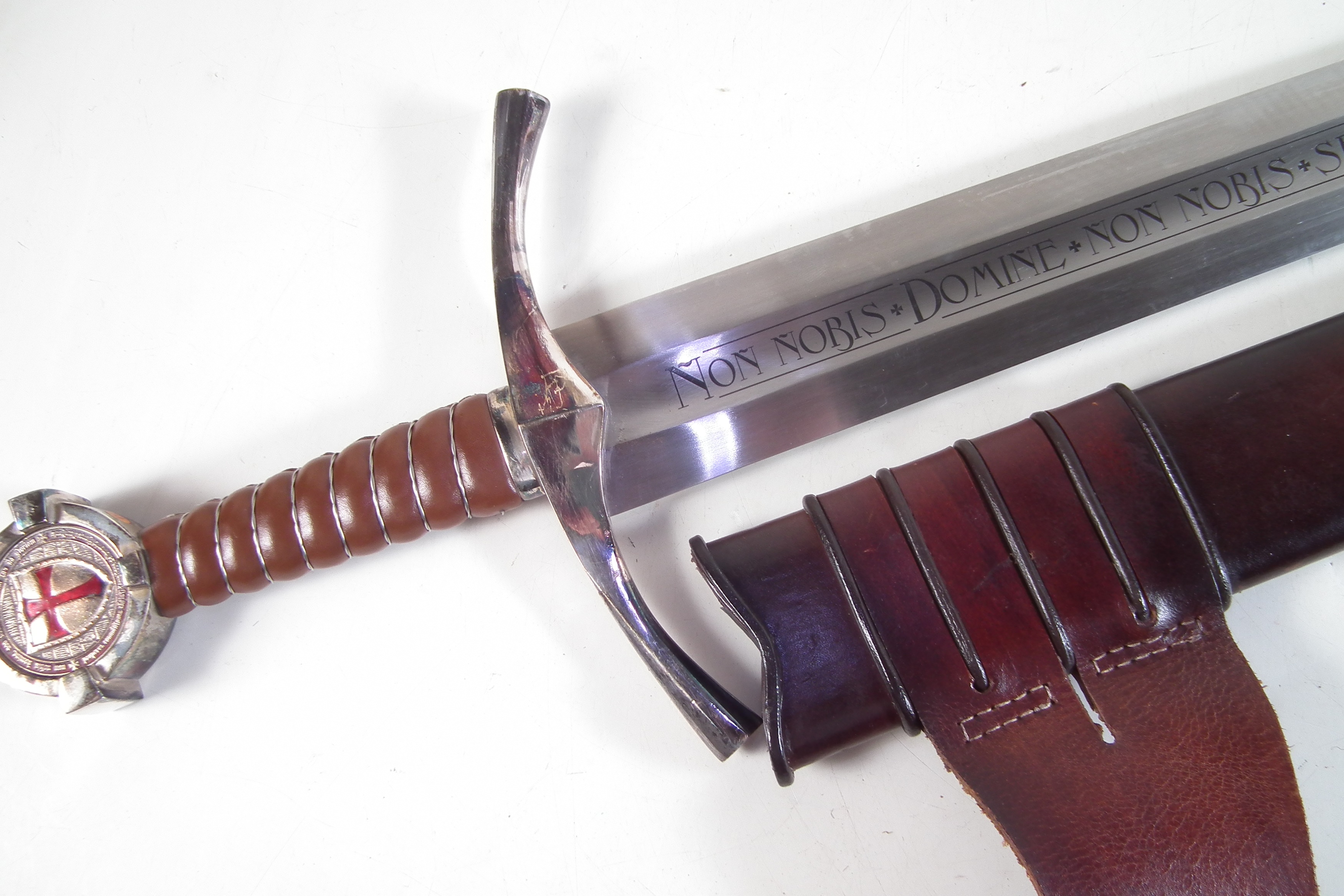 Lot 365 - Modern replica Knight Templar accolade broad