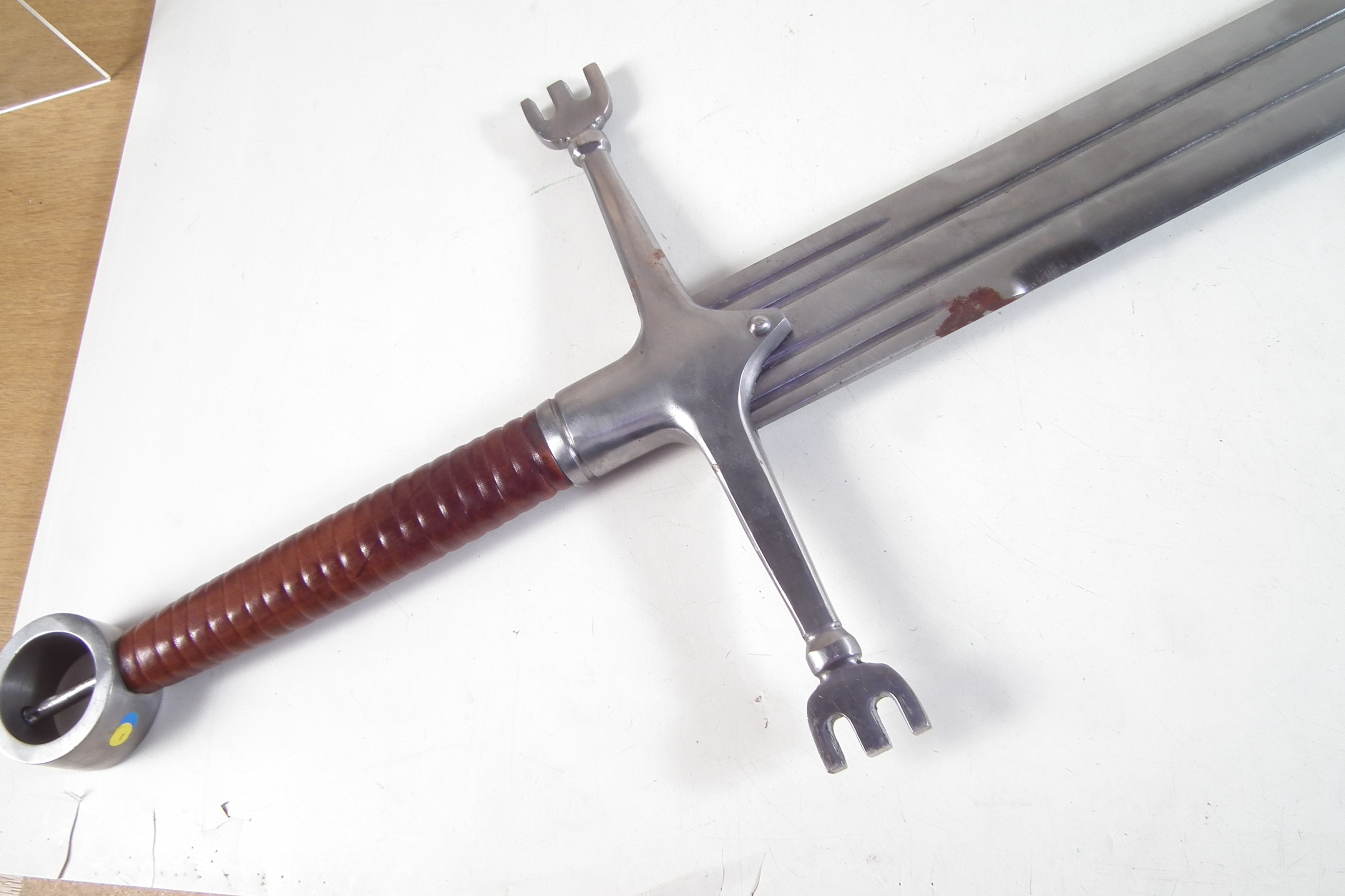 Lot 366 - Modern replica of an Irish Longsword