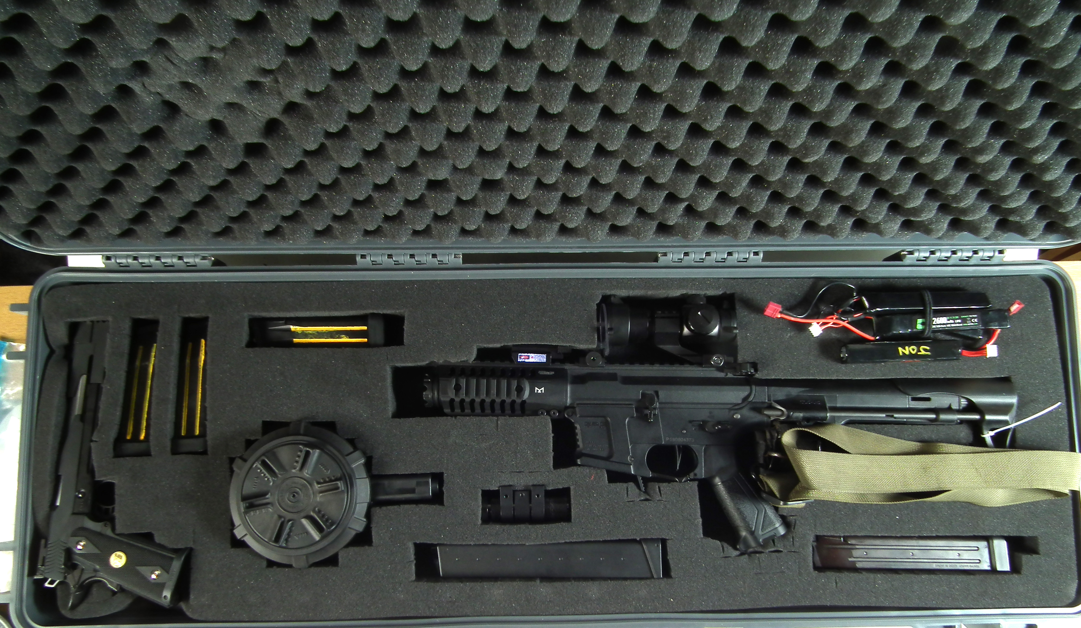 Lot 132 - Airsoft PDW and Pistol rig