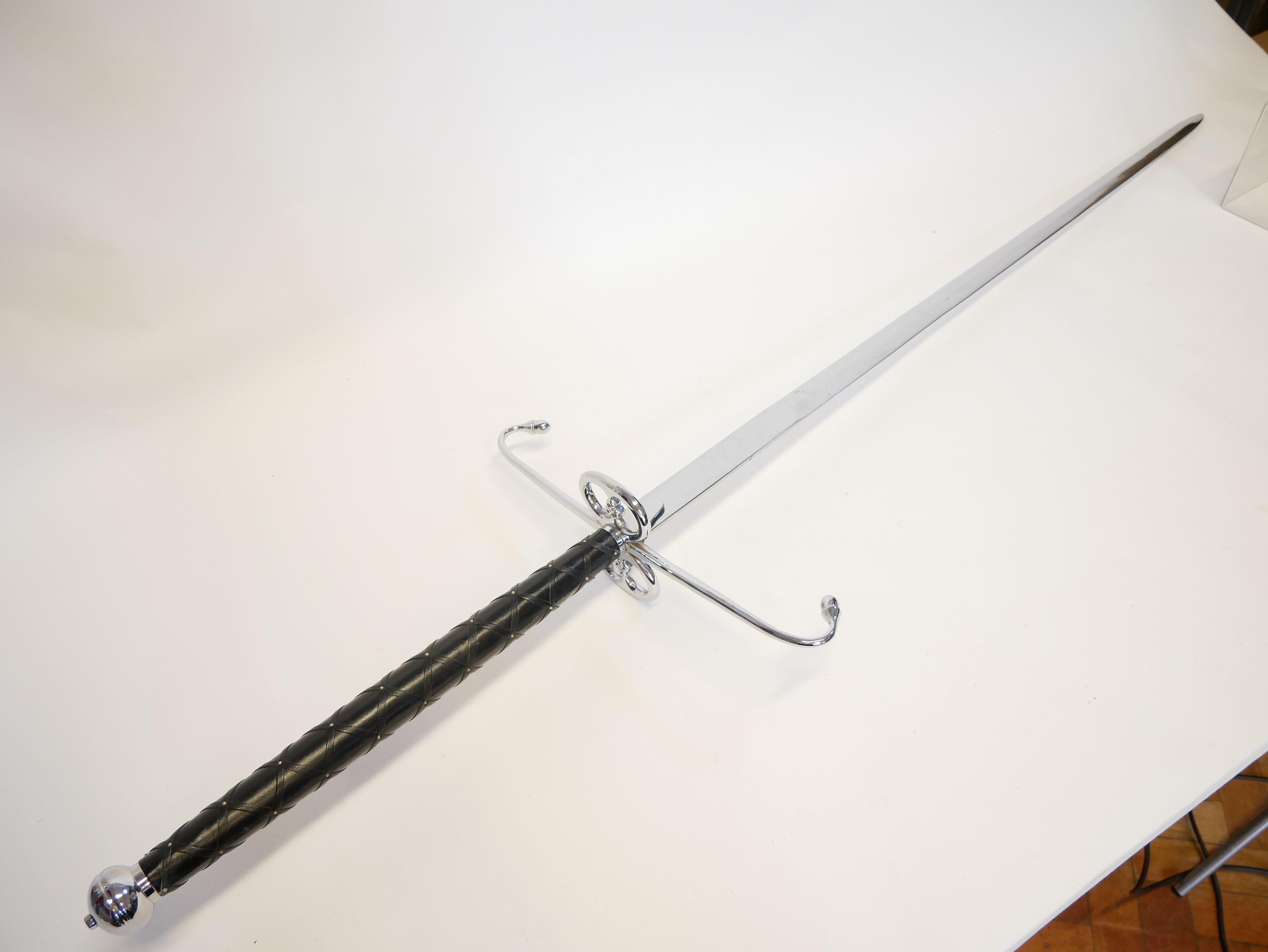 Lot 25 - 20th century reproduction Lowland claymore