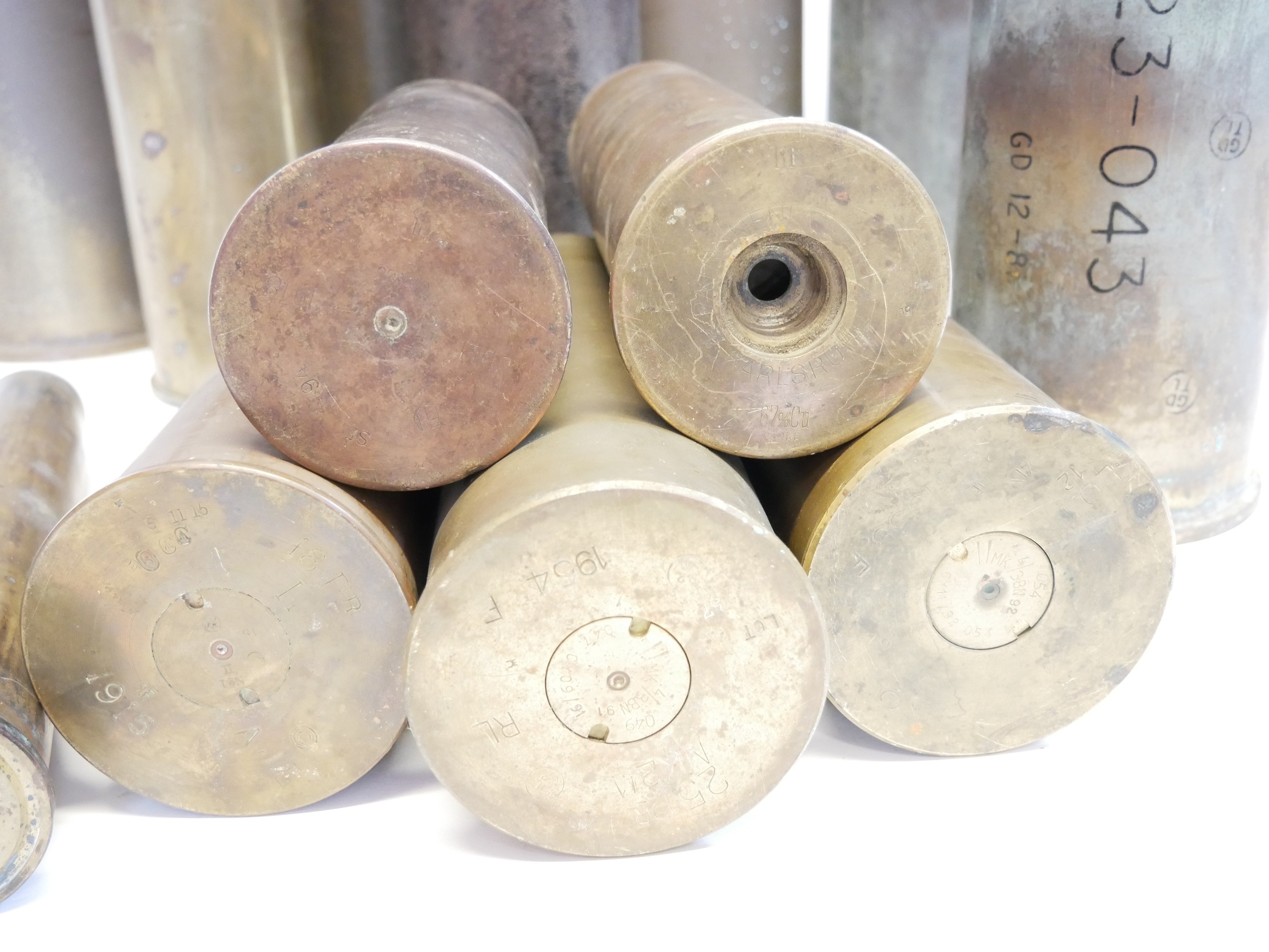 Lot 344 - Nineteen artillery shell cases