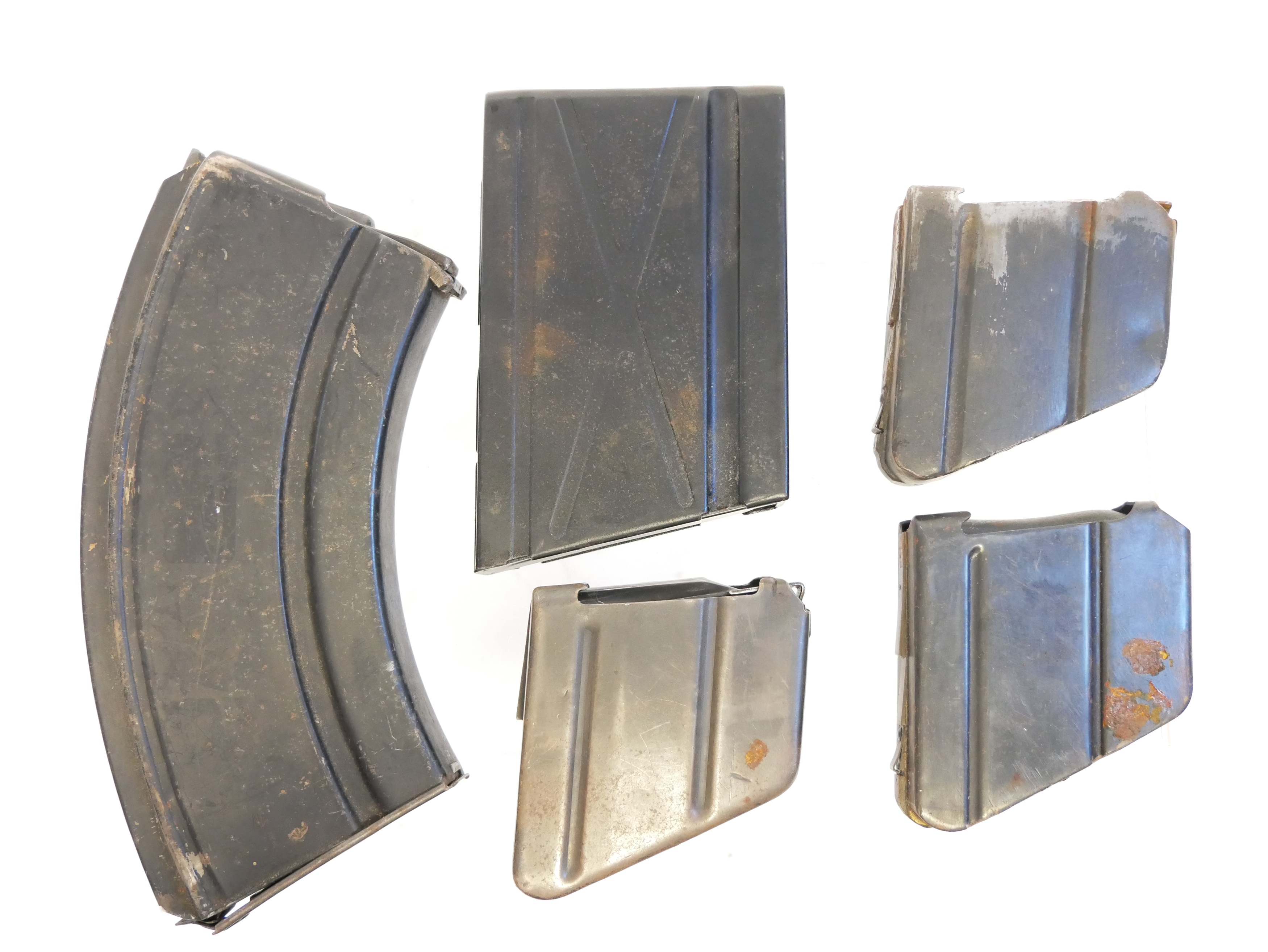 Lot 600 - Five rifle / machine gun magazines
