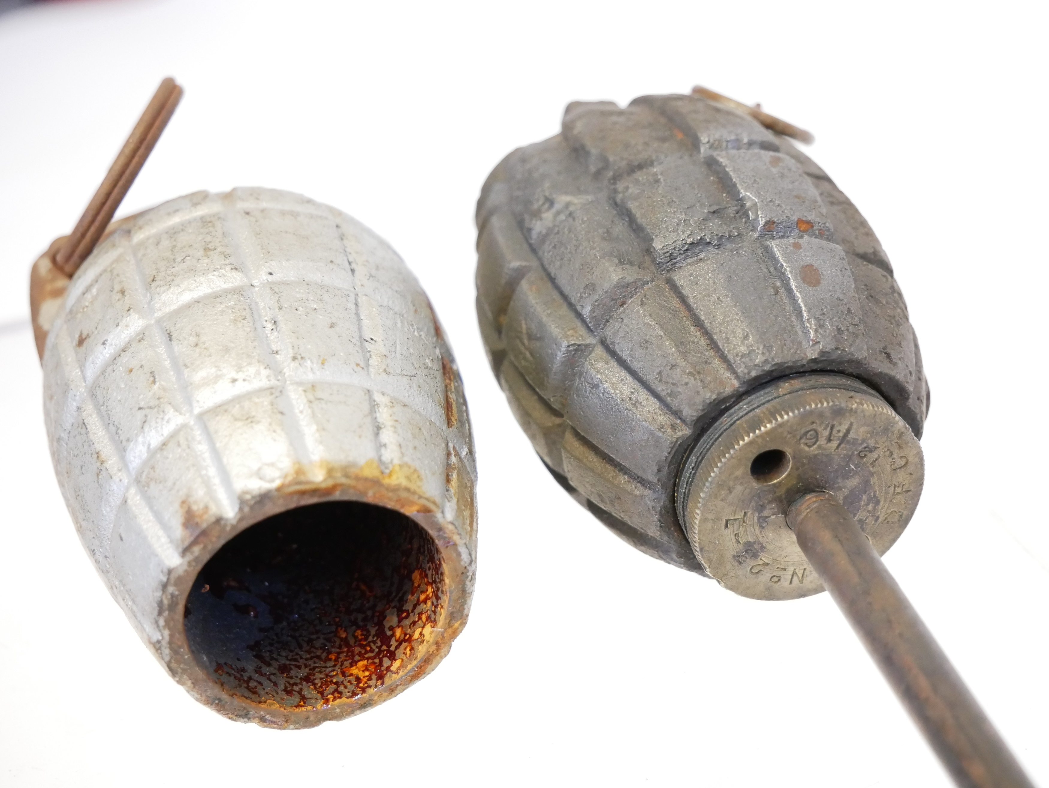 Lot 126 - Inert WW1 No 23 Mk 1 grenade with rod and a