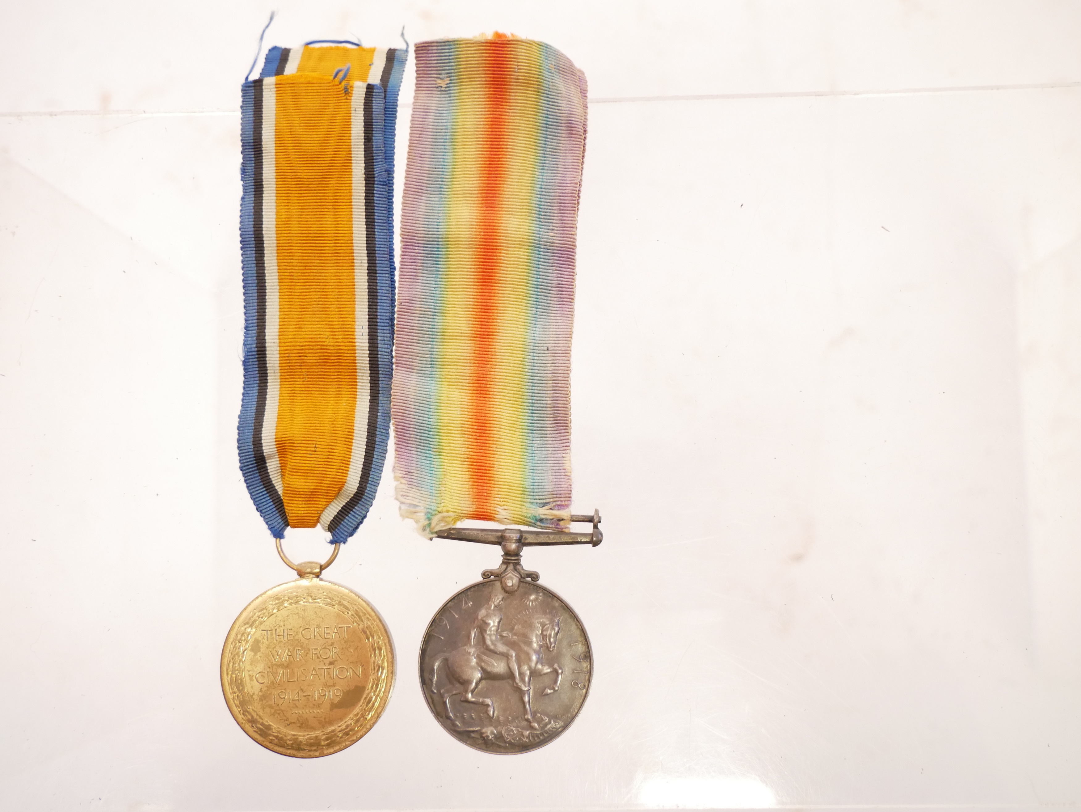 Lot 421 - Two WWI medals