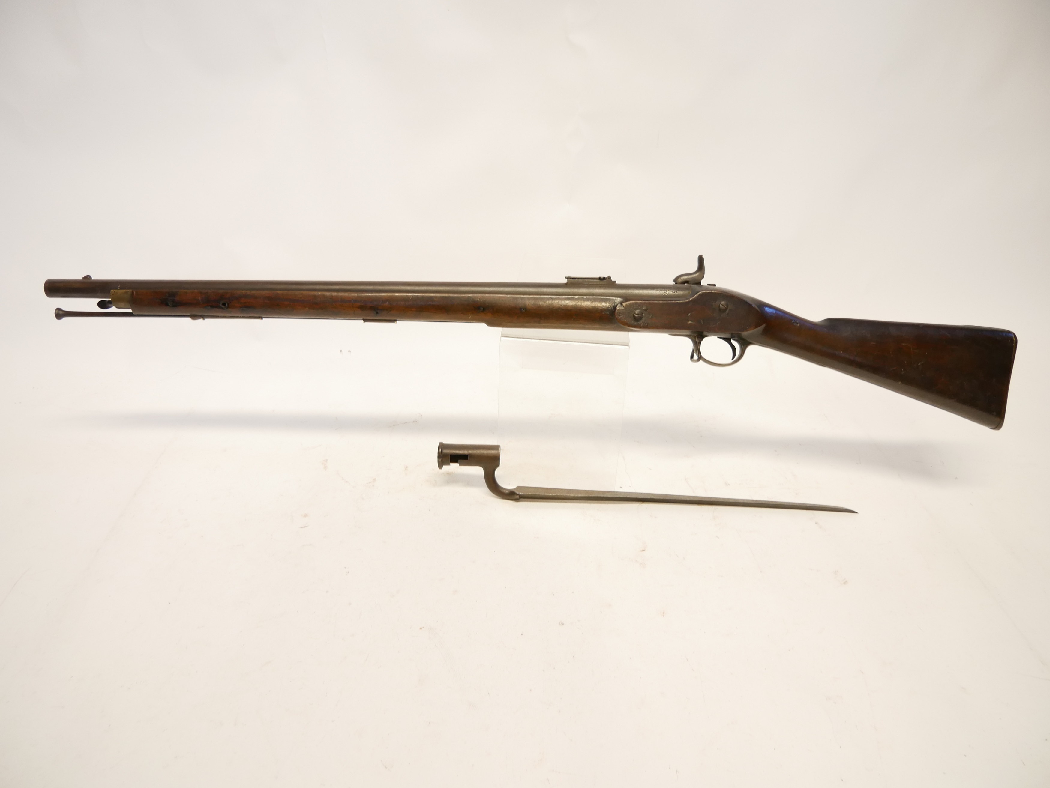 Lot 32 - Pattern 1842 percussion rifle musket and