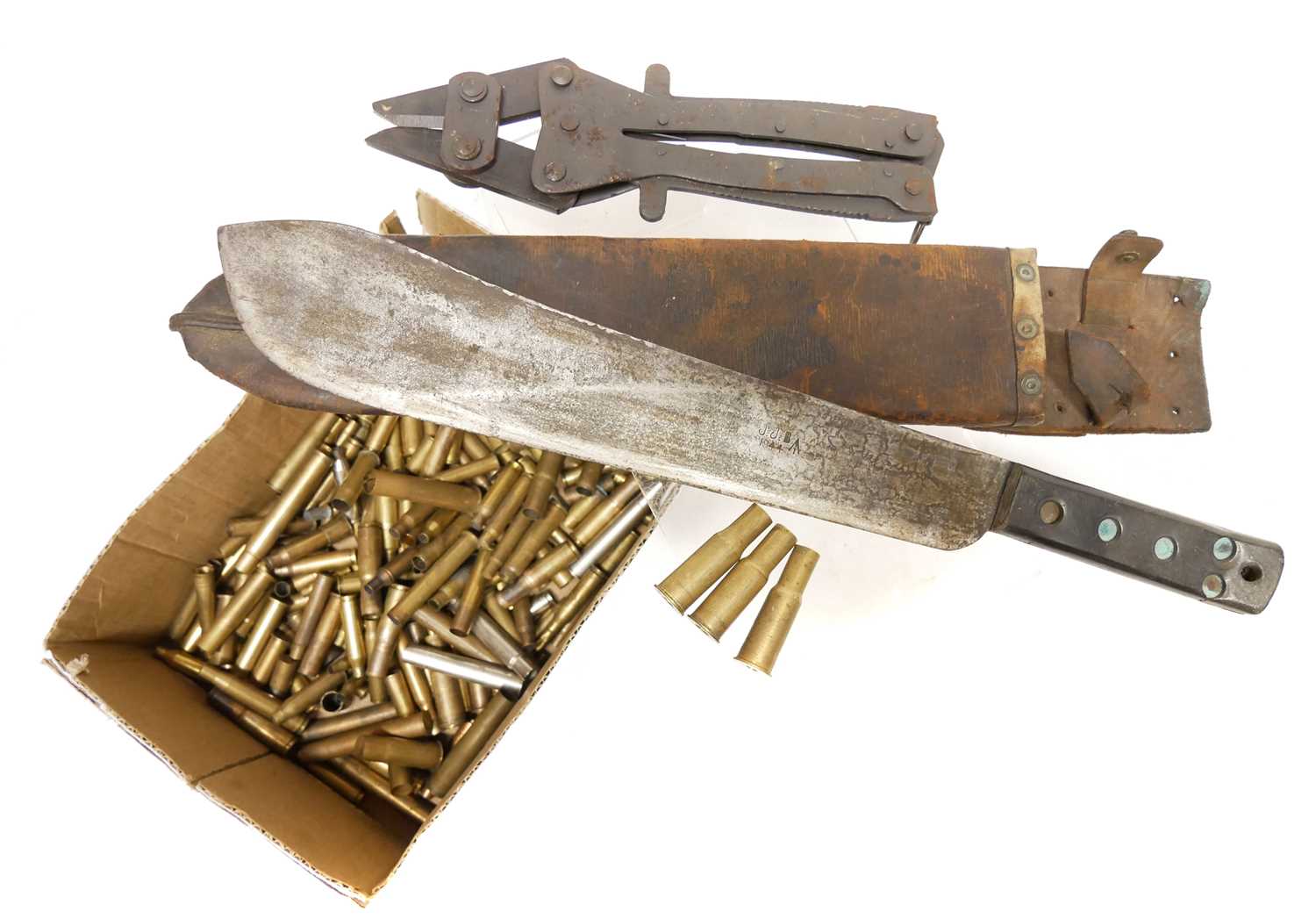Lot 289 - WWII Wire cutters, 1944 machete and a