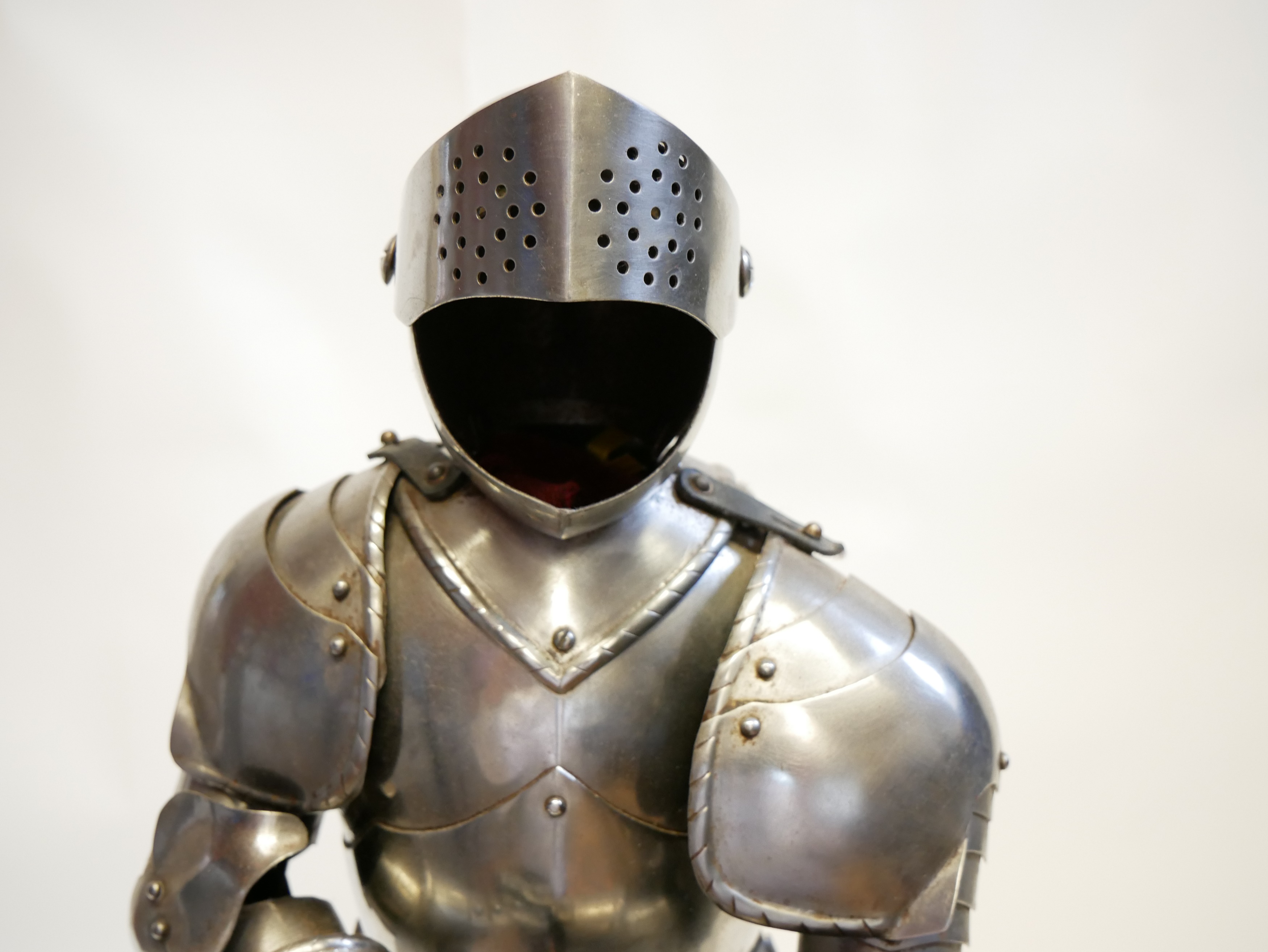 Lot 247 - Model suit of armour