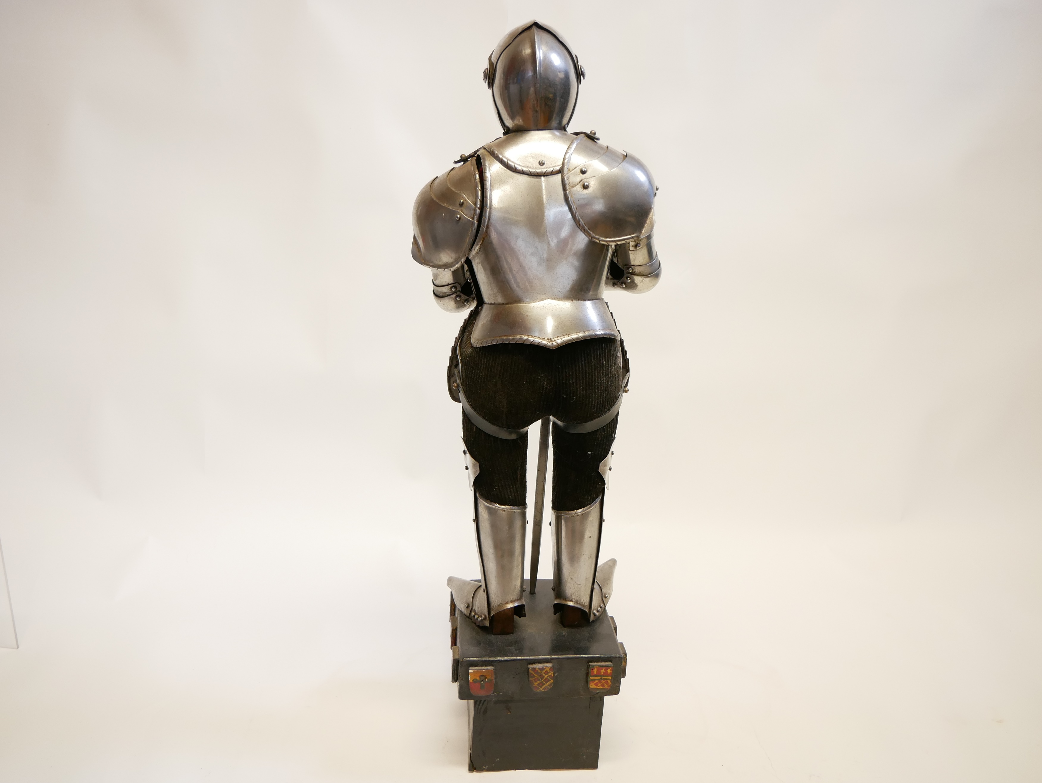 Lot 247 - Model suit of armour