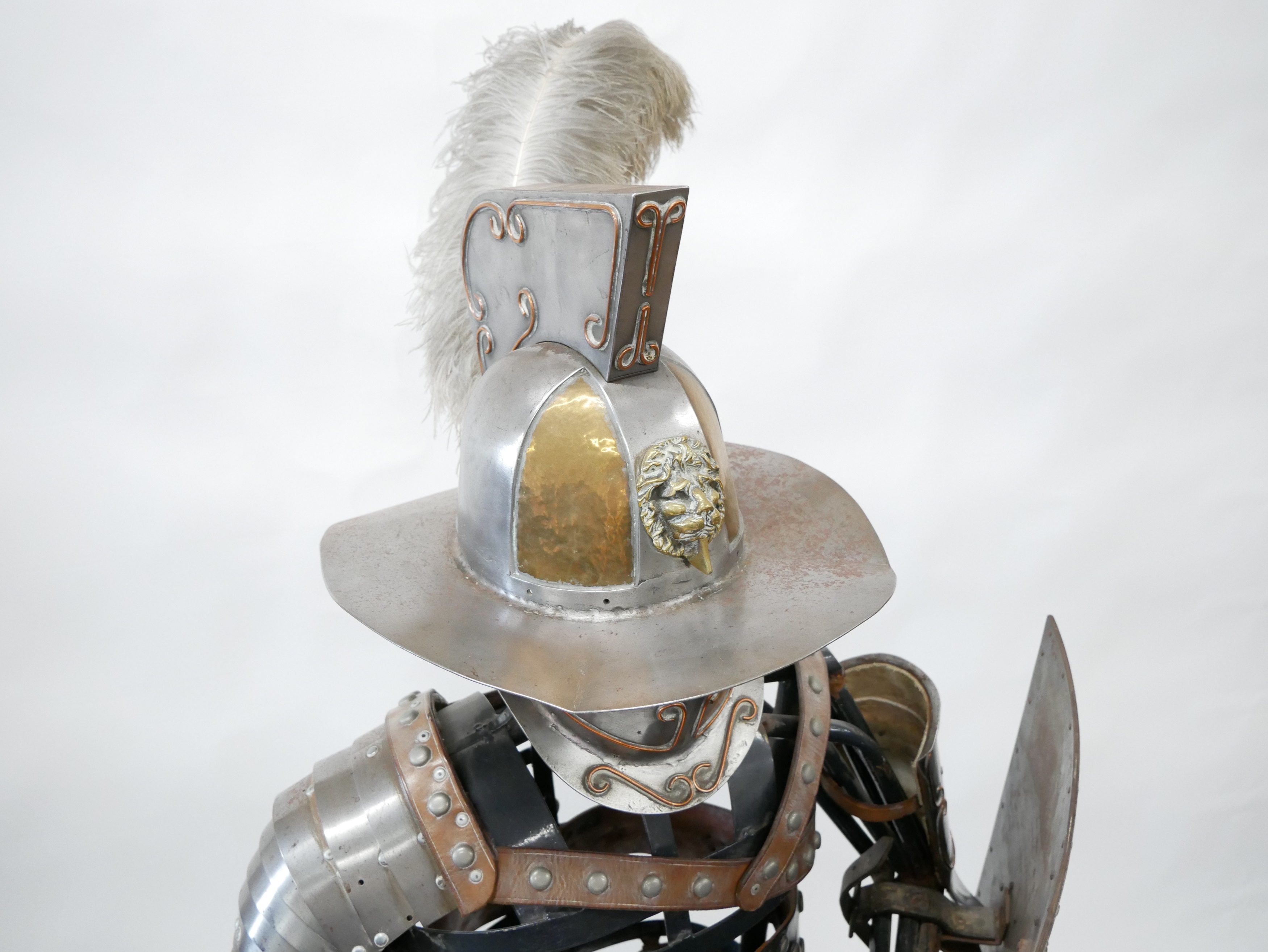 Lot 366 - Murmillo Gladiator suit of armour