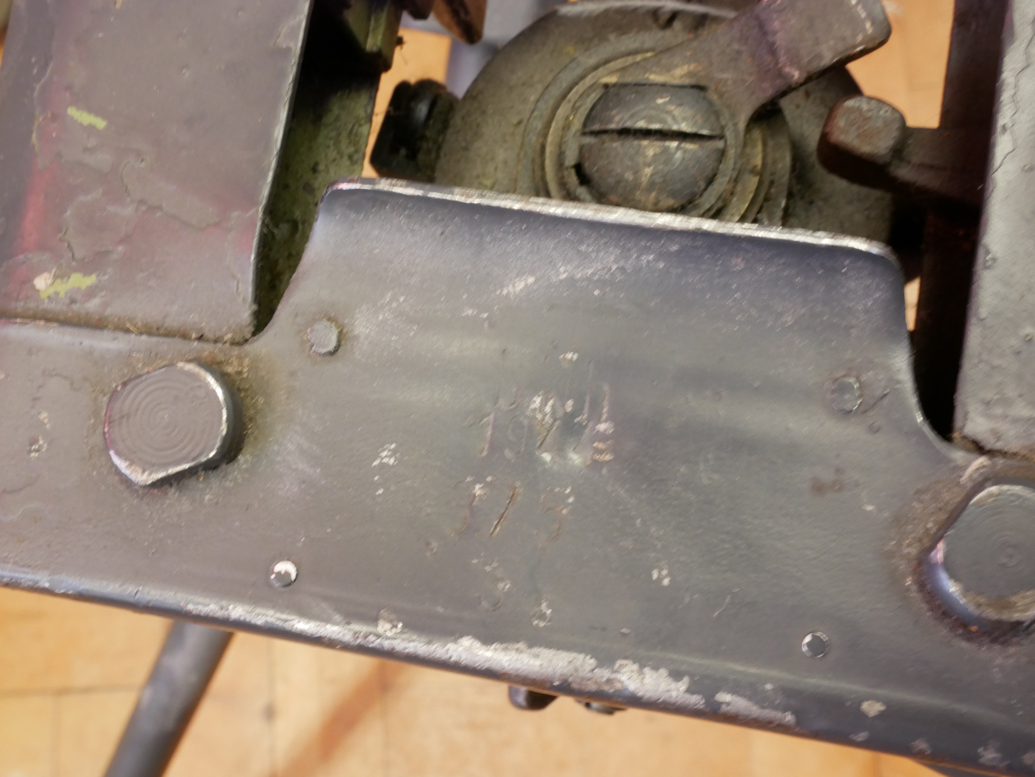 Lot 70 - Deactivated MG53 belt fed machine gun