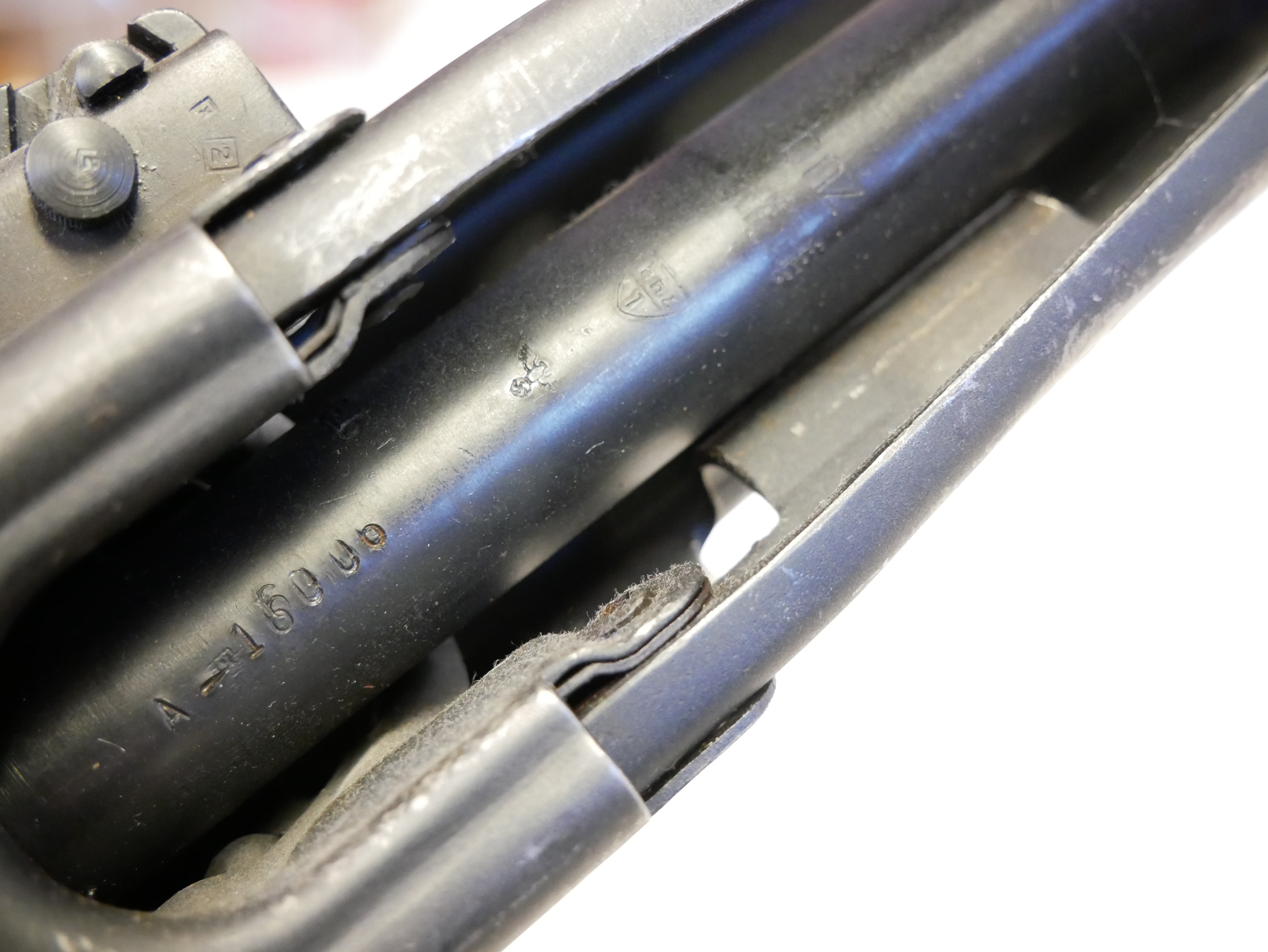 Lot 70 - Deactivated MG53 belt fed machine gun