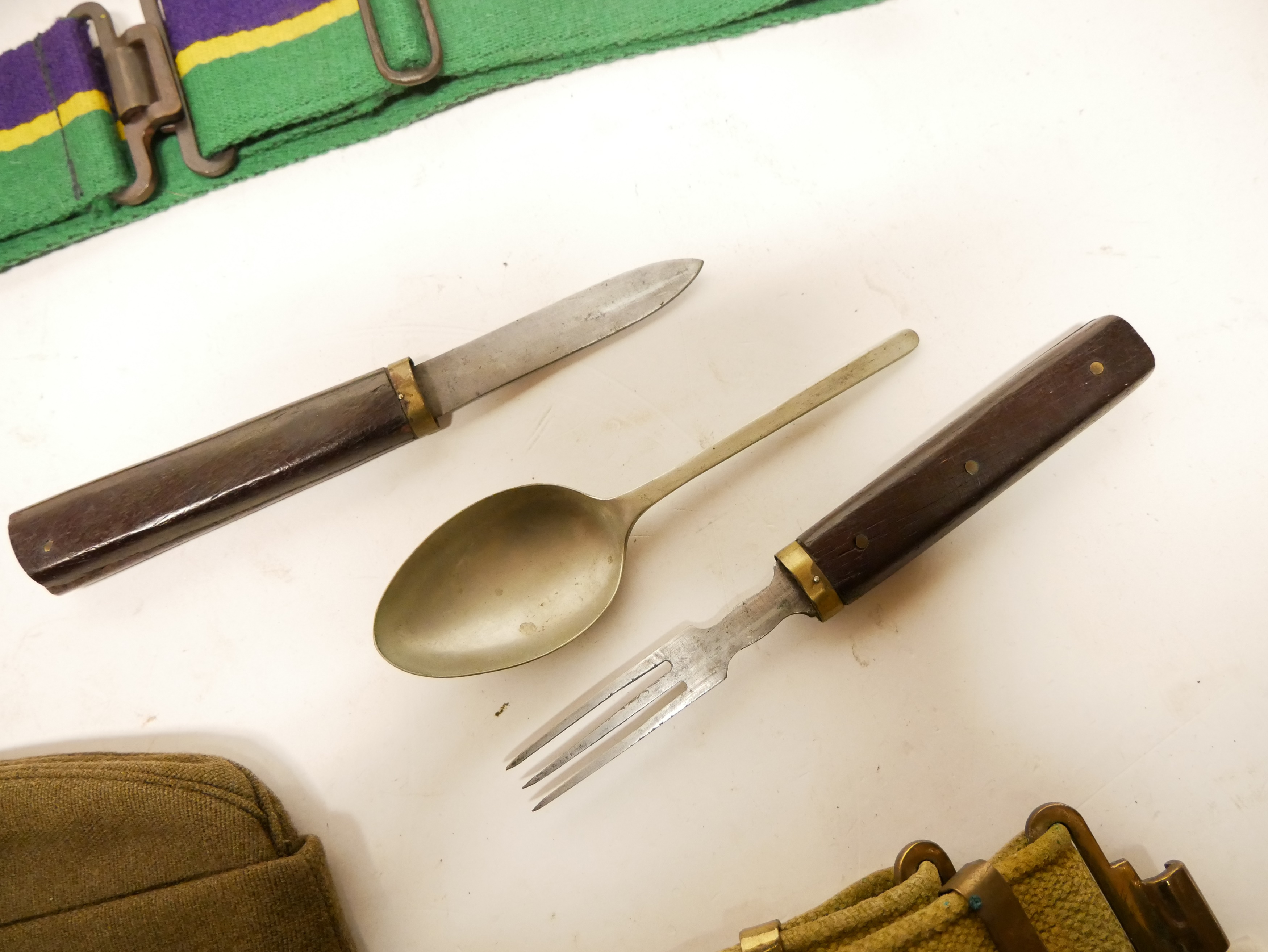 Lot 520 - Collection of British militaria