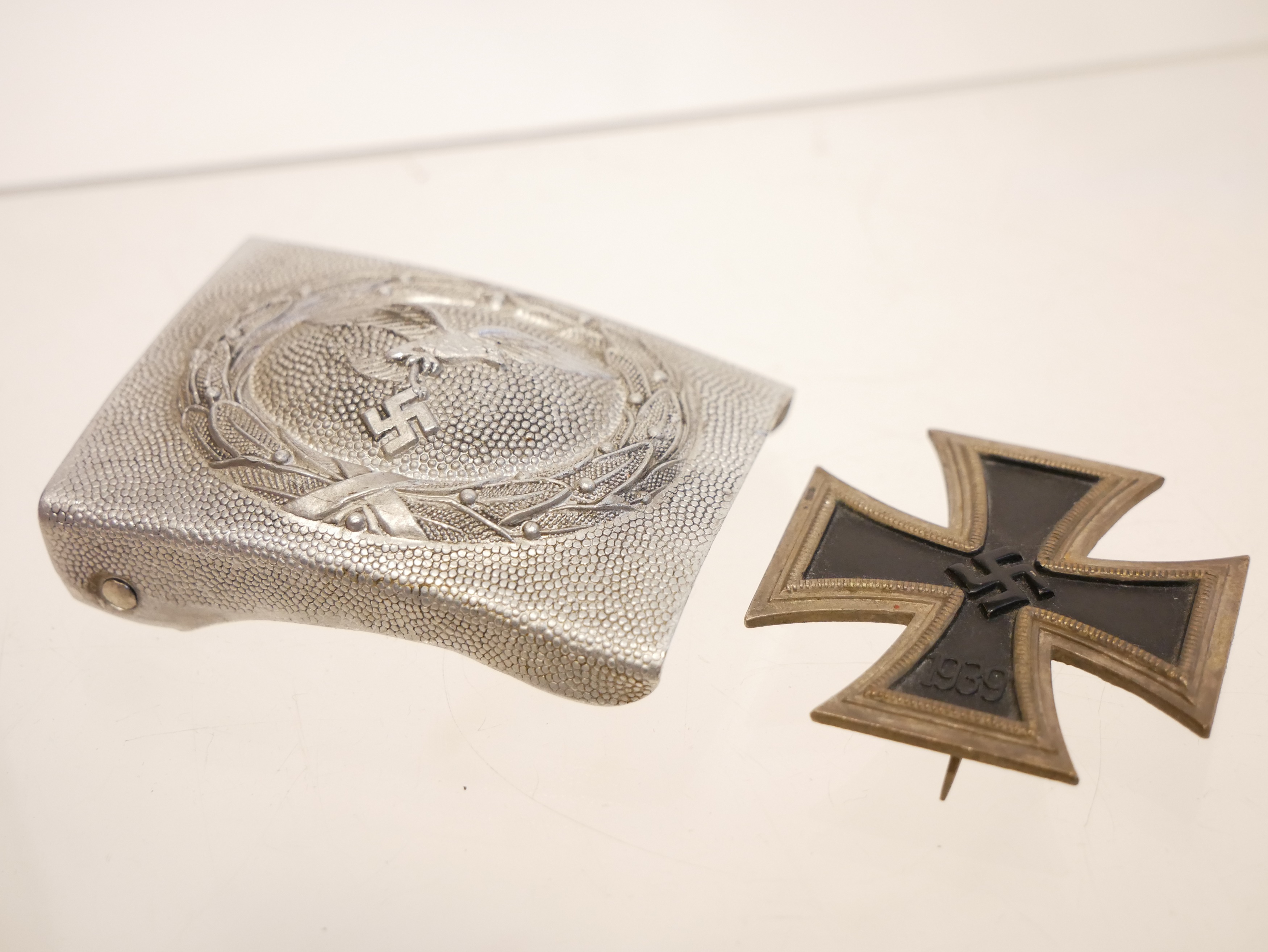Lot 484 - Reproduction German Iron cross and Luftwaffe