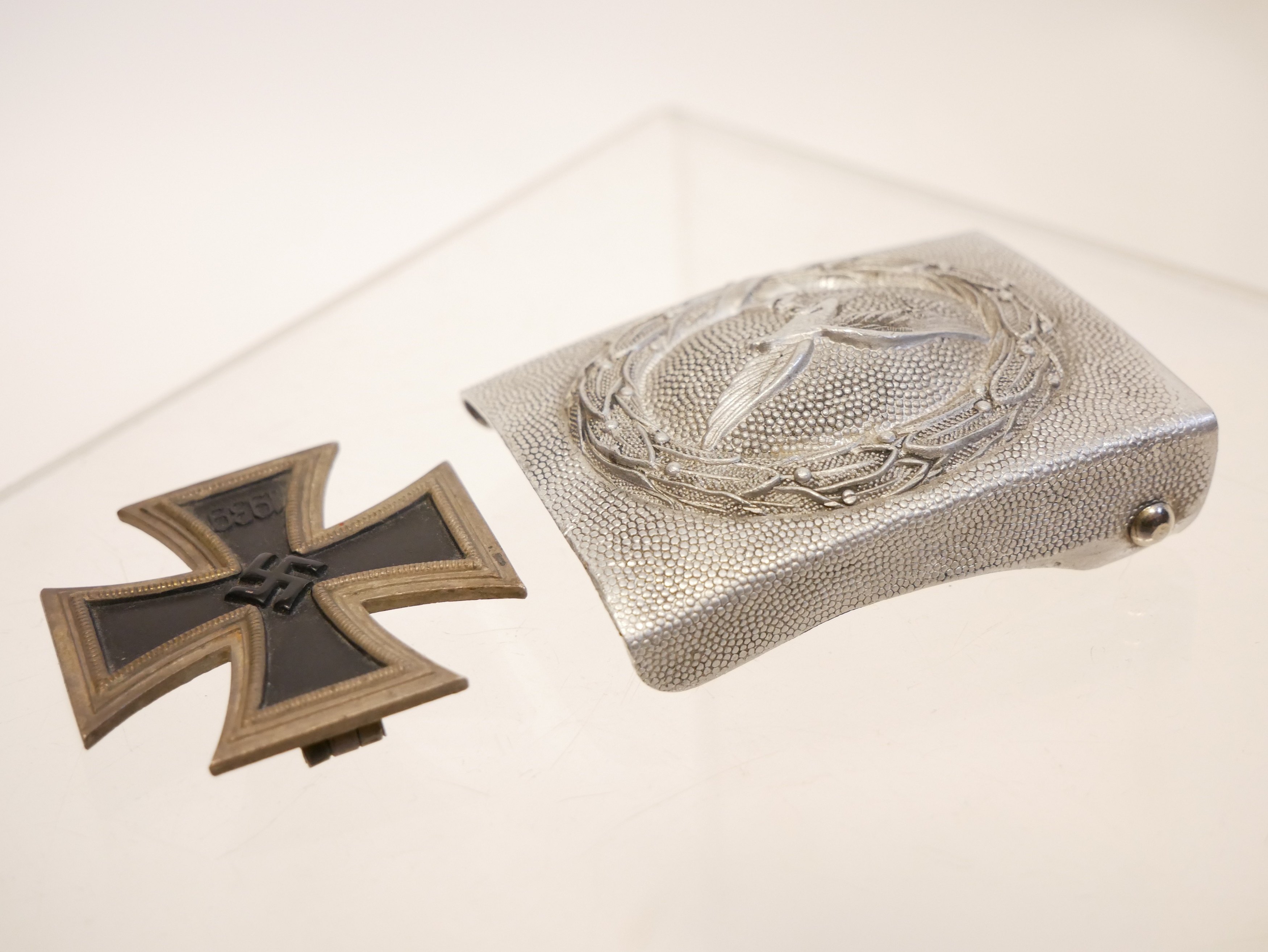 Lot 484 - Reproduction German Iron cross and Luftwaffe