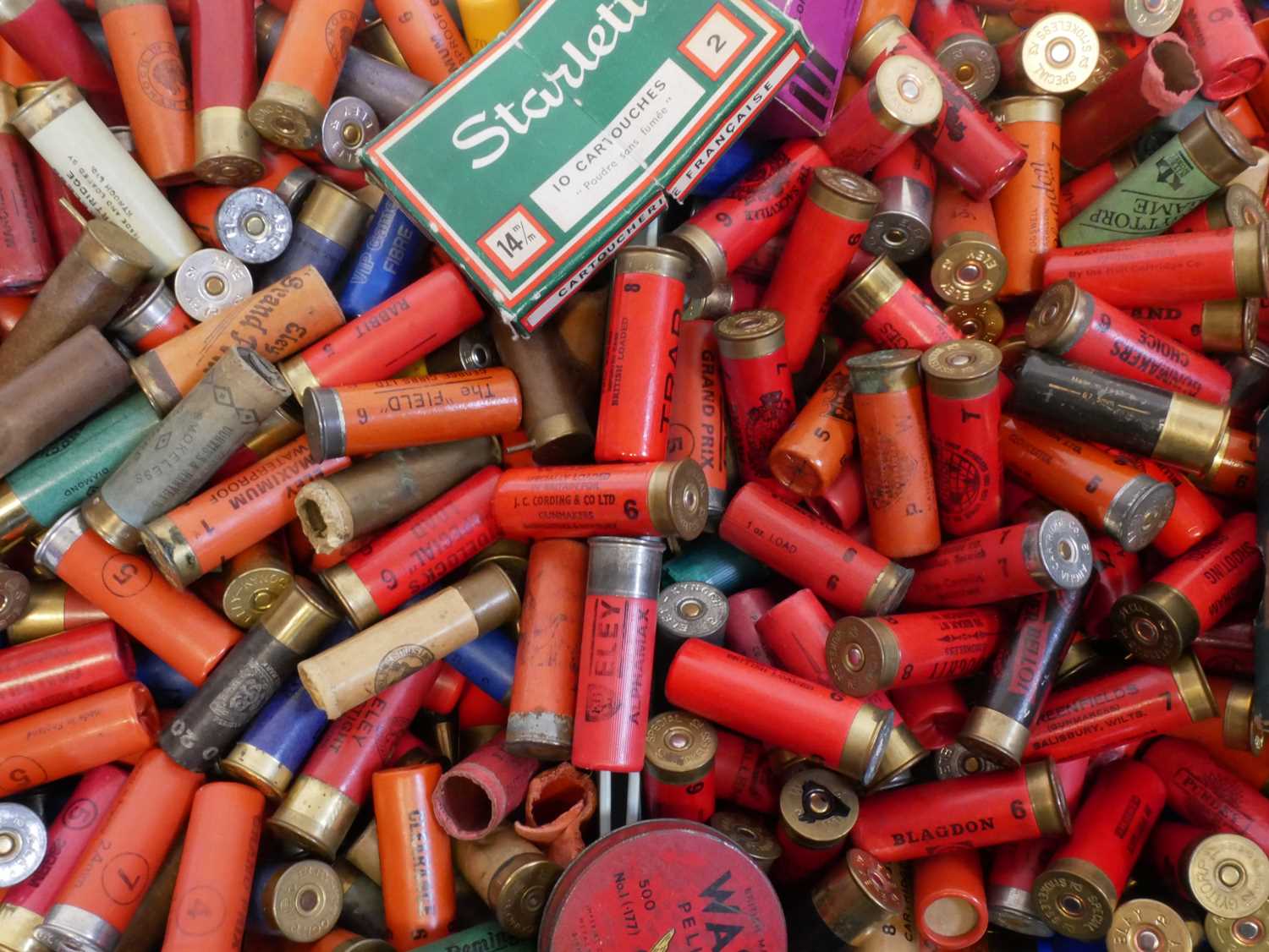 Lot 332 - Large collection of shotgun cartridges