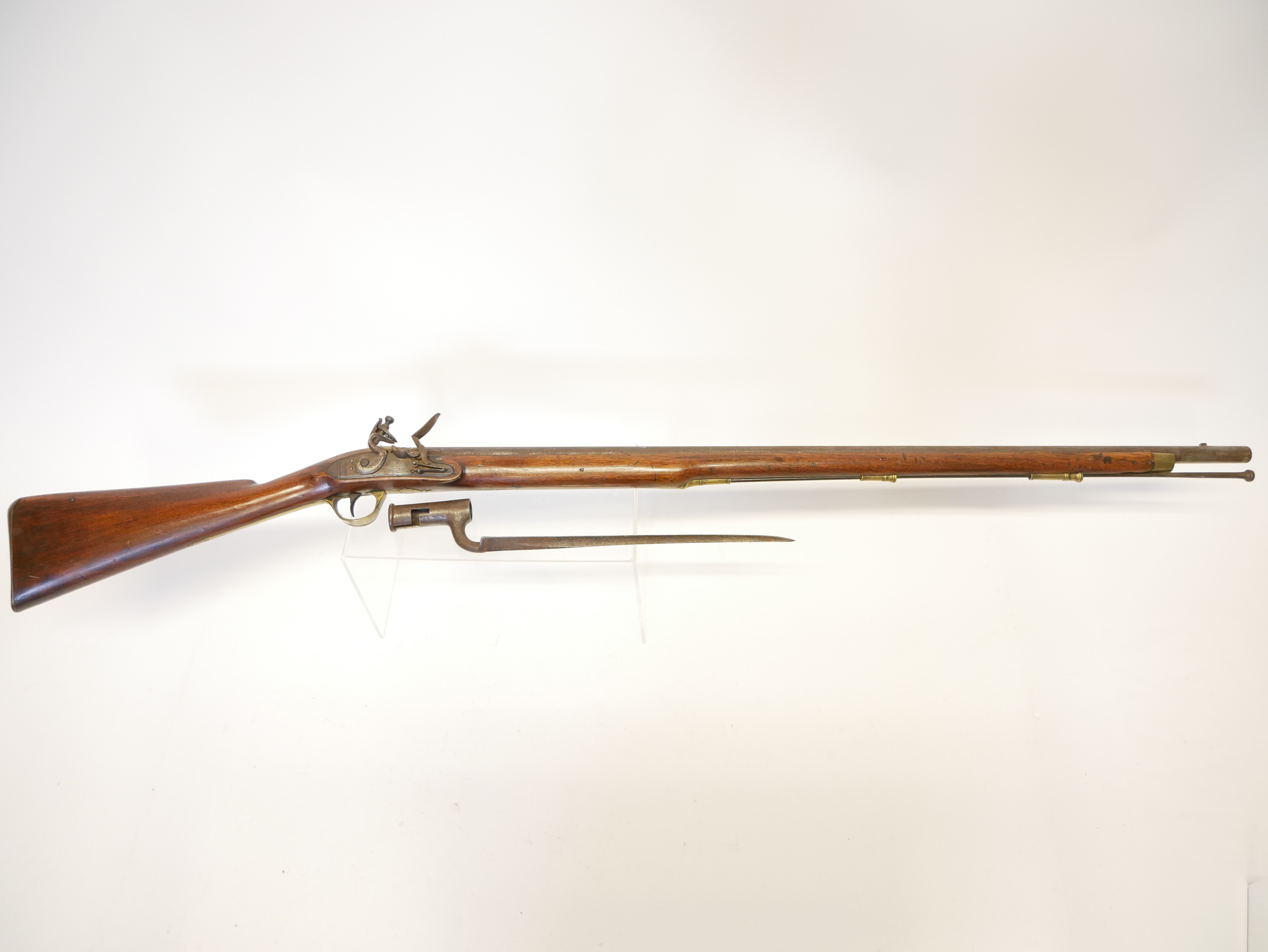Lot 17 - Flintlock officers fusil with bayonet