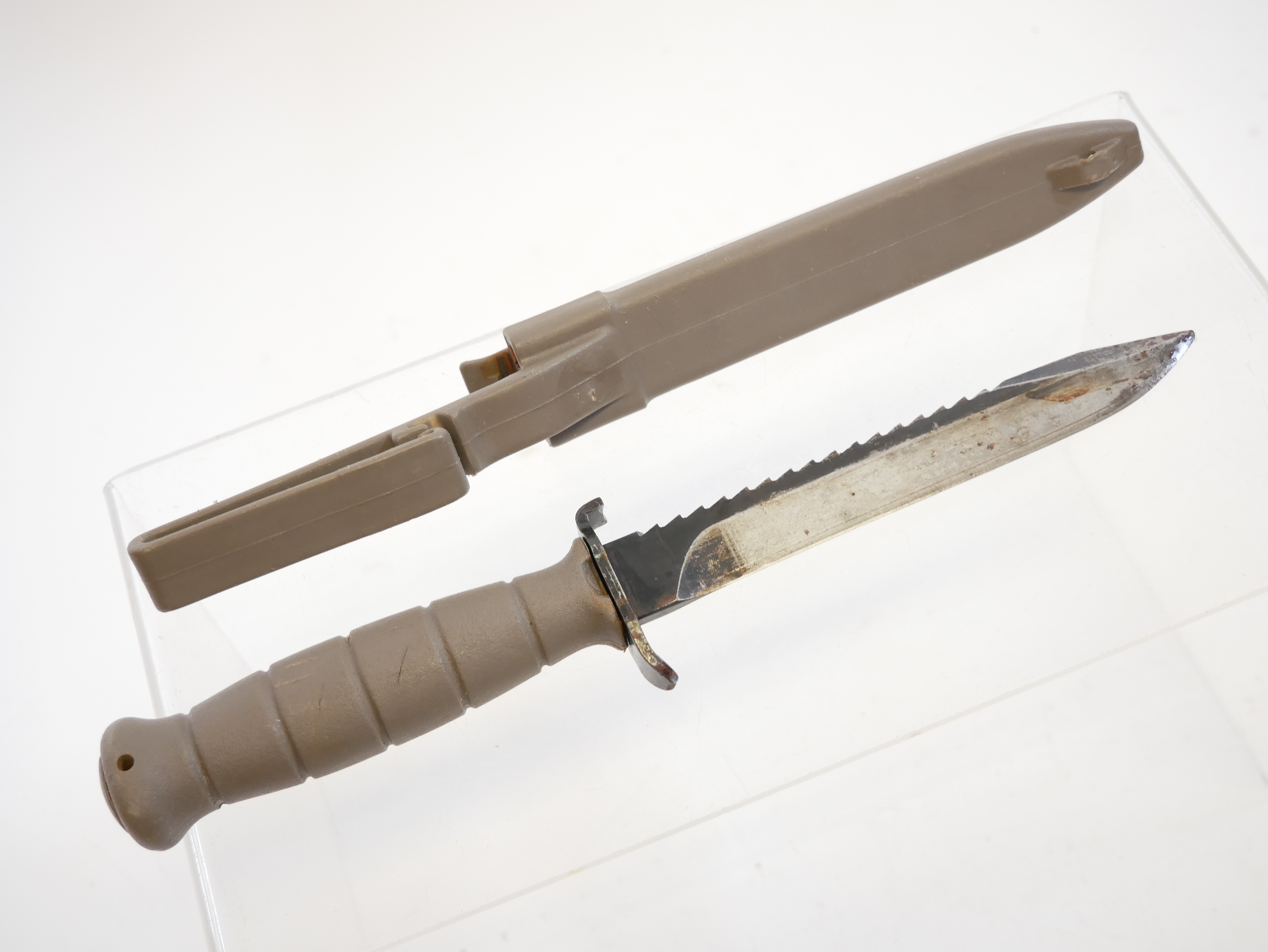 Lot 218 - Glock Austrian Army knife,