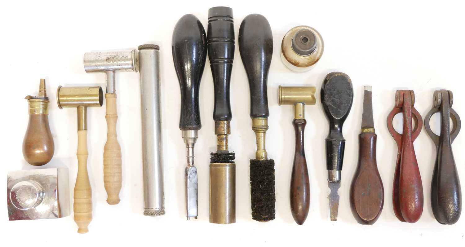 Lot 468 - Vintage gun tools and case accessories
