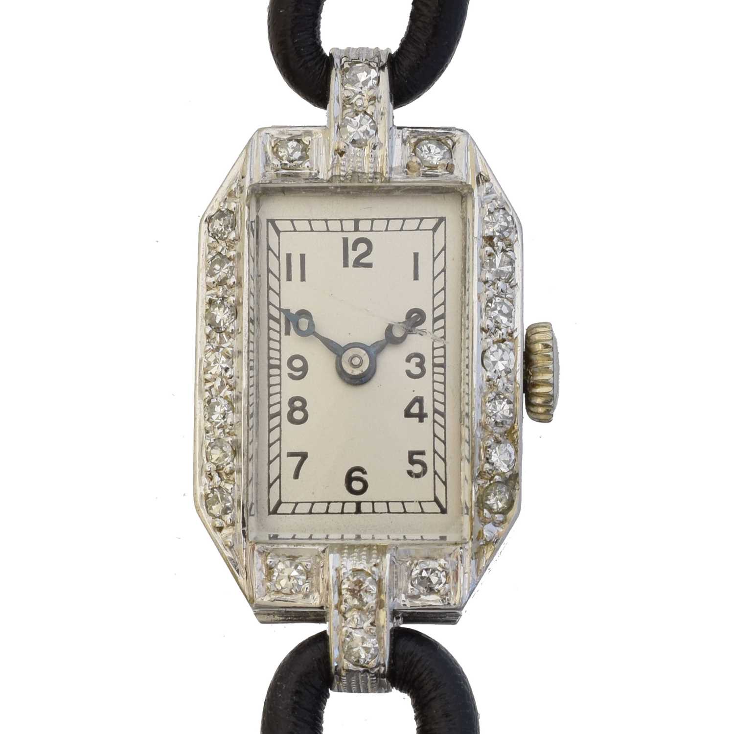Lot 231 - An early 20th century diamond cocktail watch