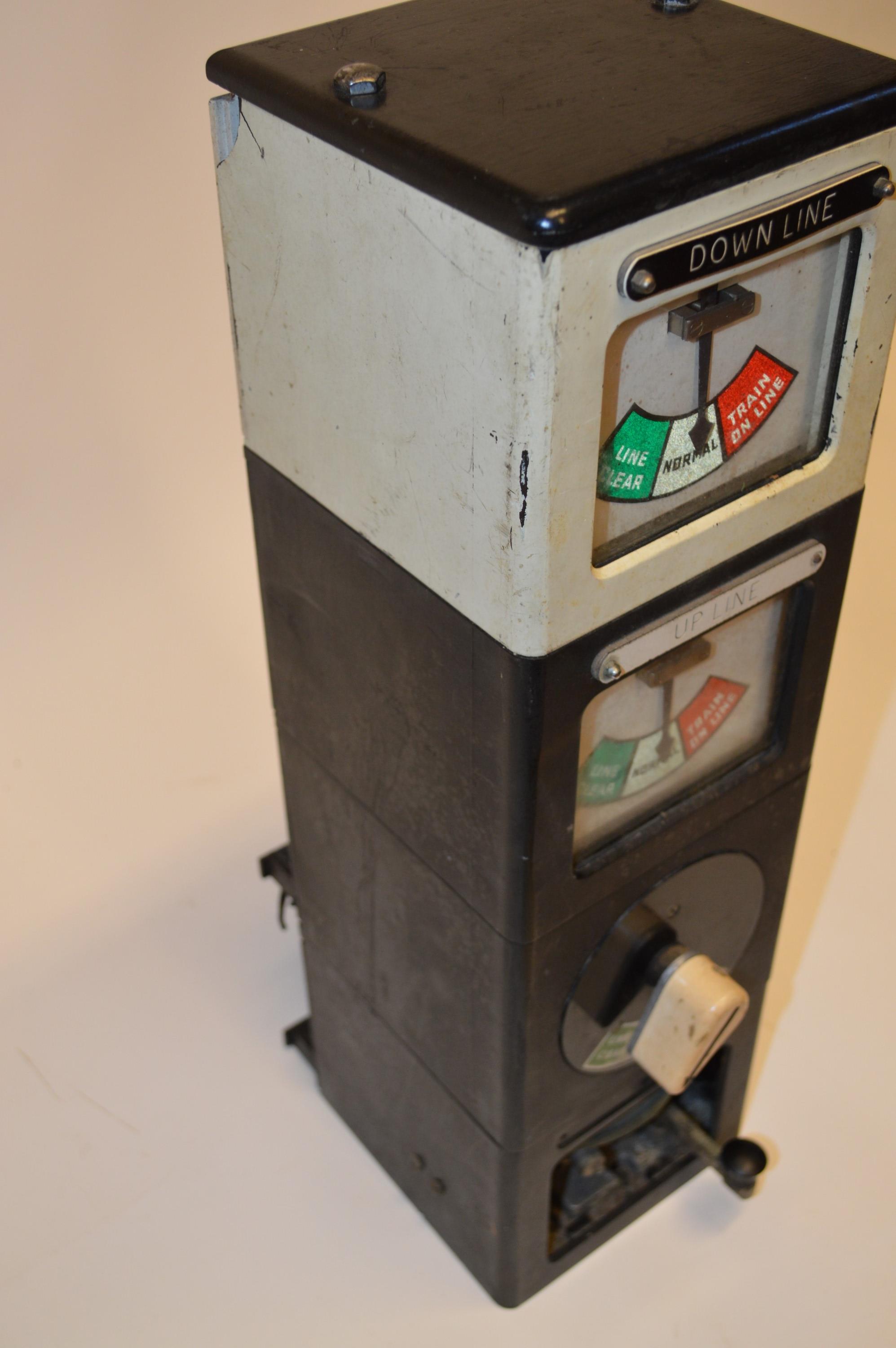 Lot 200 - BR Penguin Block instrument