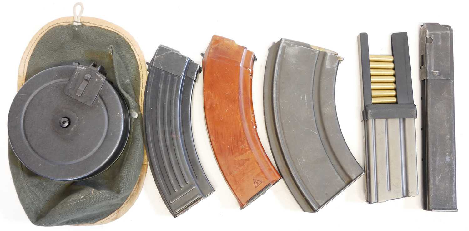 Lot 507 - Collection of rifle and machine gun