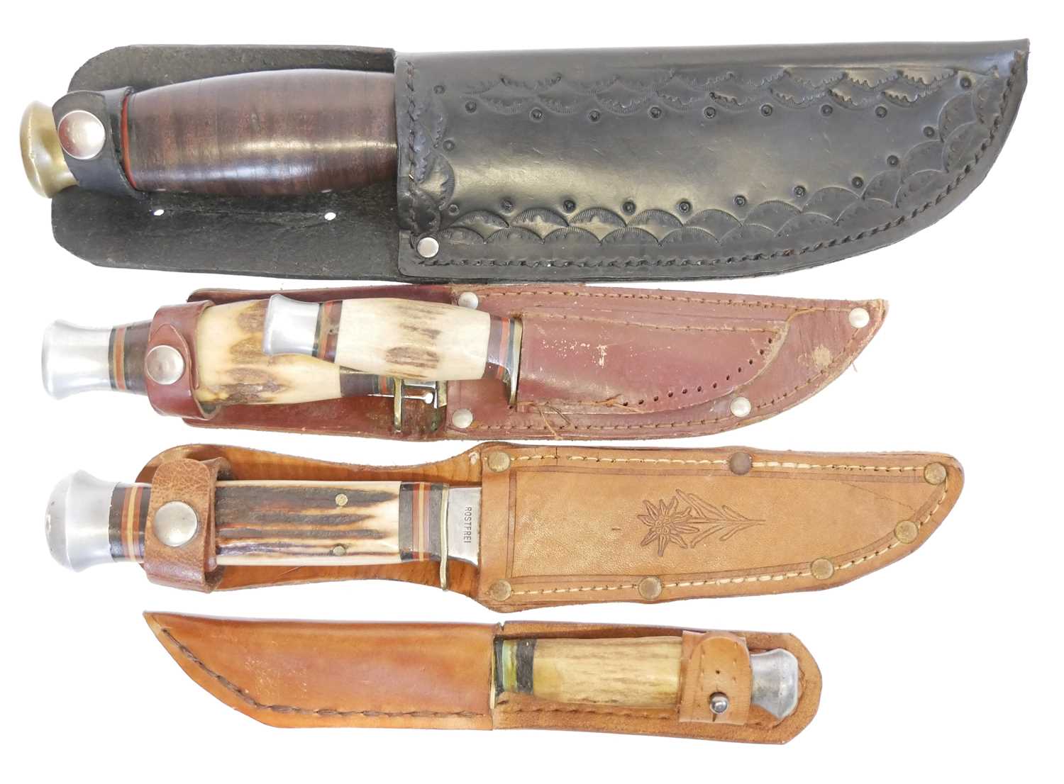 Lot 134 - Five hunting / outdoors knives, the blades