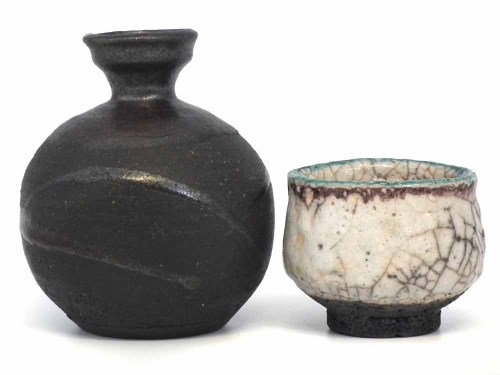 Lot 291 - Janet Leach vase and a Simon Leach studio