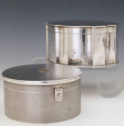 Lot 366 - Two silver powder boxes