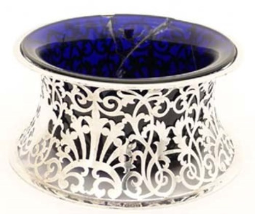 Lot 308 - Silver potato ring.