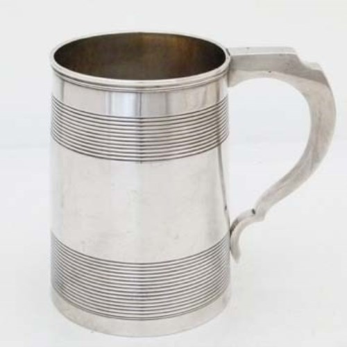 Lot 258 - George III silver mug. Lot 258 - George III silver mug.