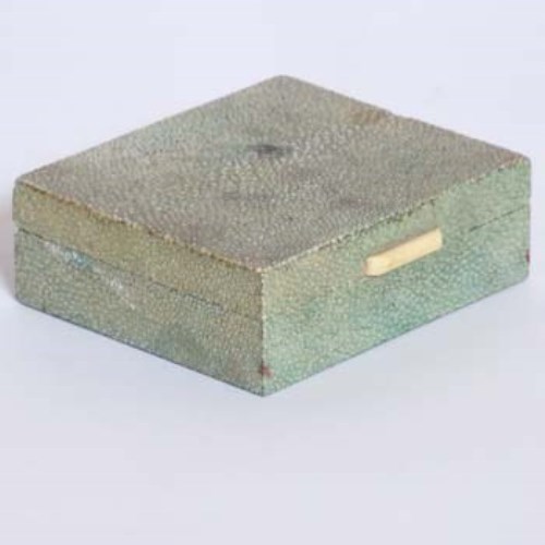 Lot 419 - Art deco shagreen box.