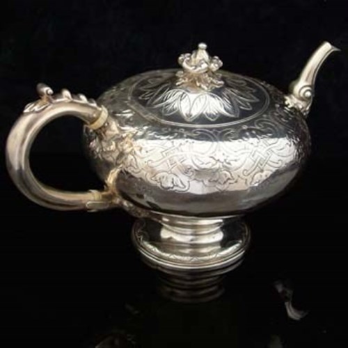 Lot 259 - Silver tea pot