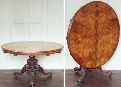 Lot 714 - Victorian loo table