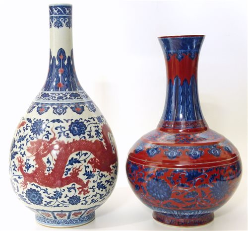 216 - Two blue and white reproduction Chinese vases - auctions & price ...
